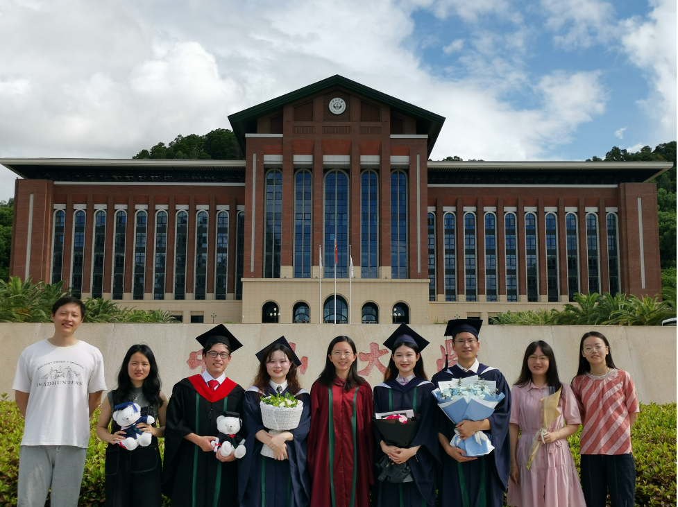 Congratulations on group members' graduation! | Siyang Liu Lab | Sun ...